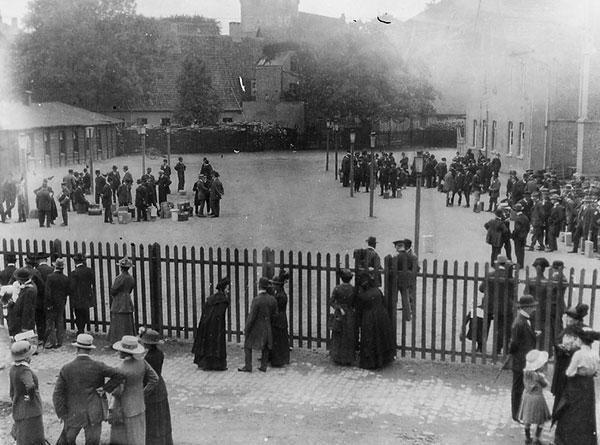 Stadt Münster: Kriegschronik 1914-1918 - 1915: Soldaten - Musterung und ... Stadt Münster: Kriegschronik 1914-1918 - 1915: Soldaten - Musterung und ...